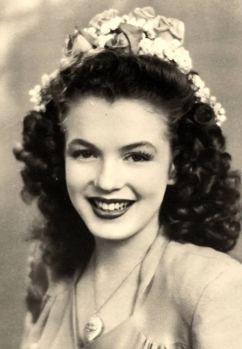 20 Throwback Celebrity Yearbook Photos from the Mid-1900s