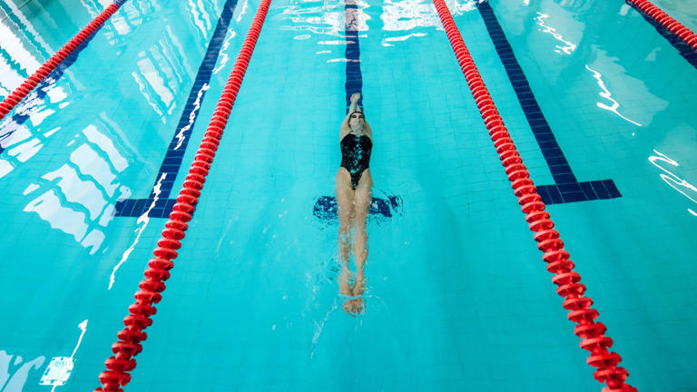 Toe-tapping in pools sparks swim lane etiquette debate