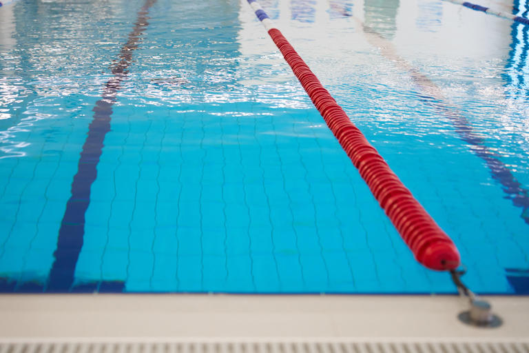 Toe-tapping in pools sparks swim lane etiquette debate