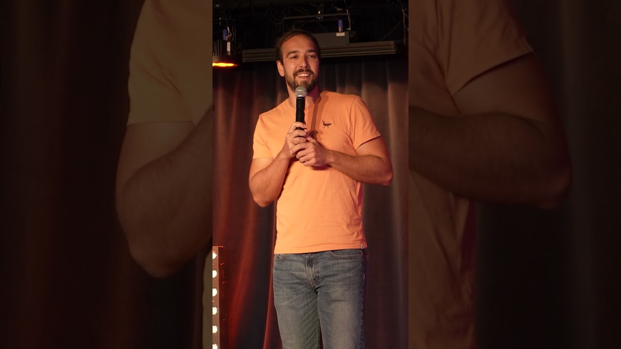 Cette dame fête son divorce !😂