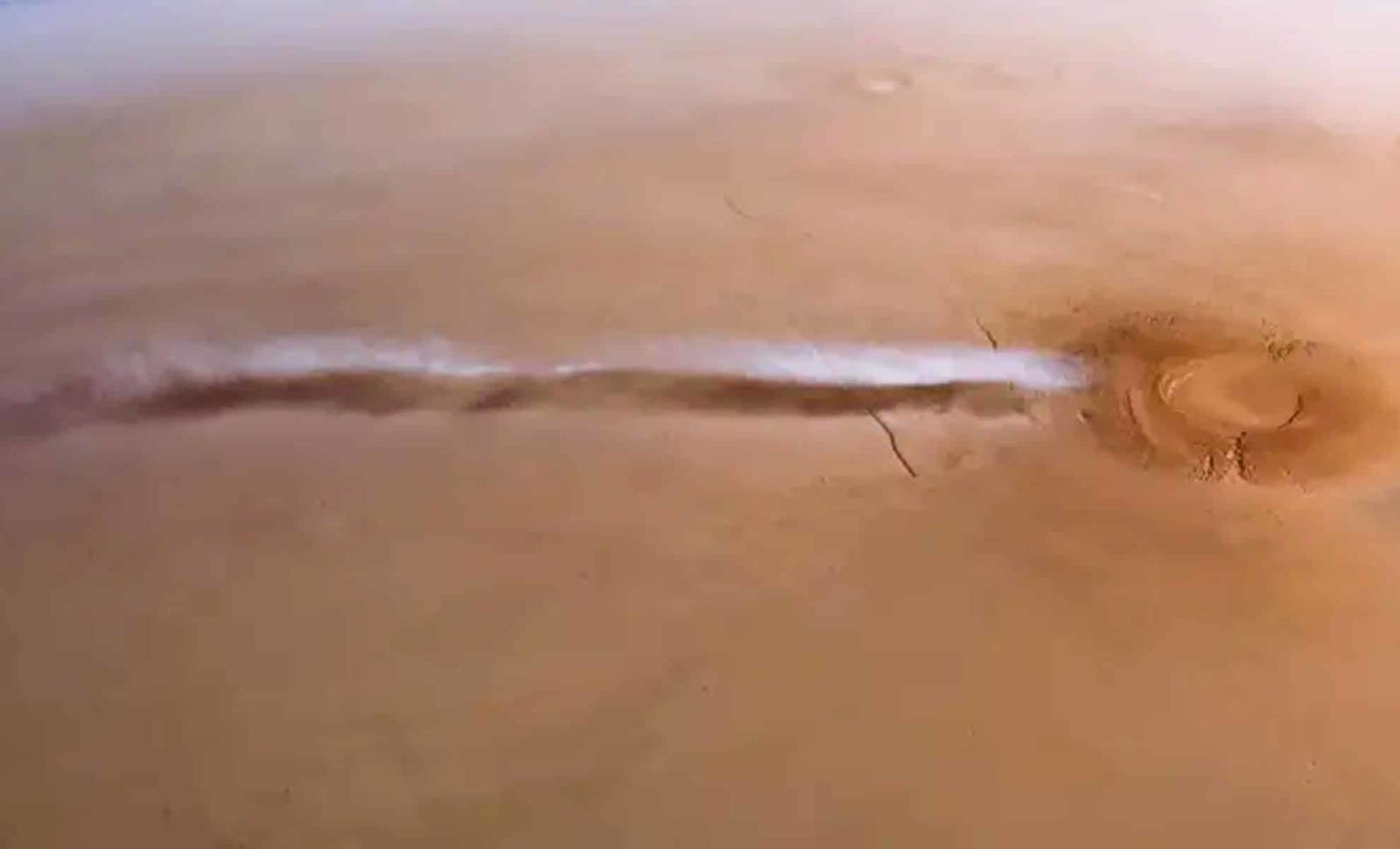 Scientists Stunned by Massive 1,800-Kilometer Cloud That Reappears ...