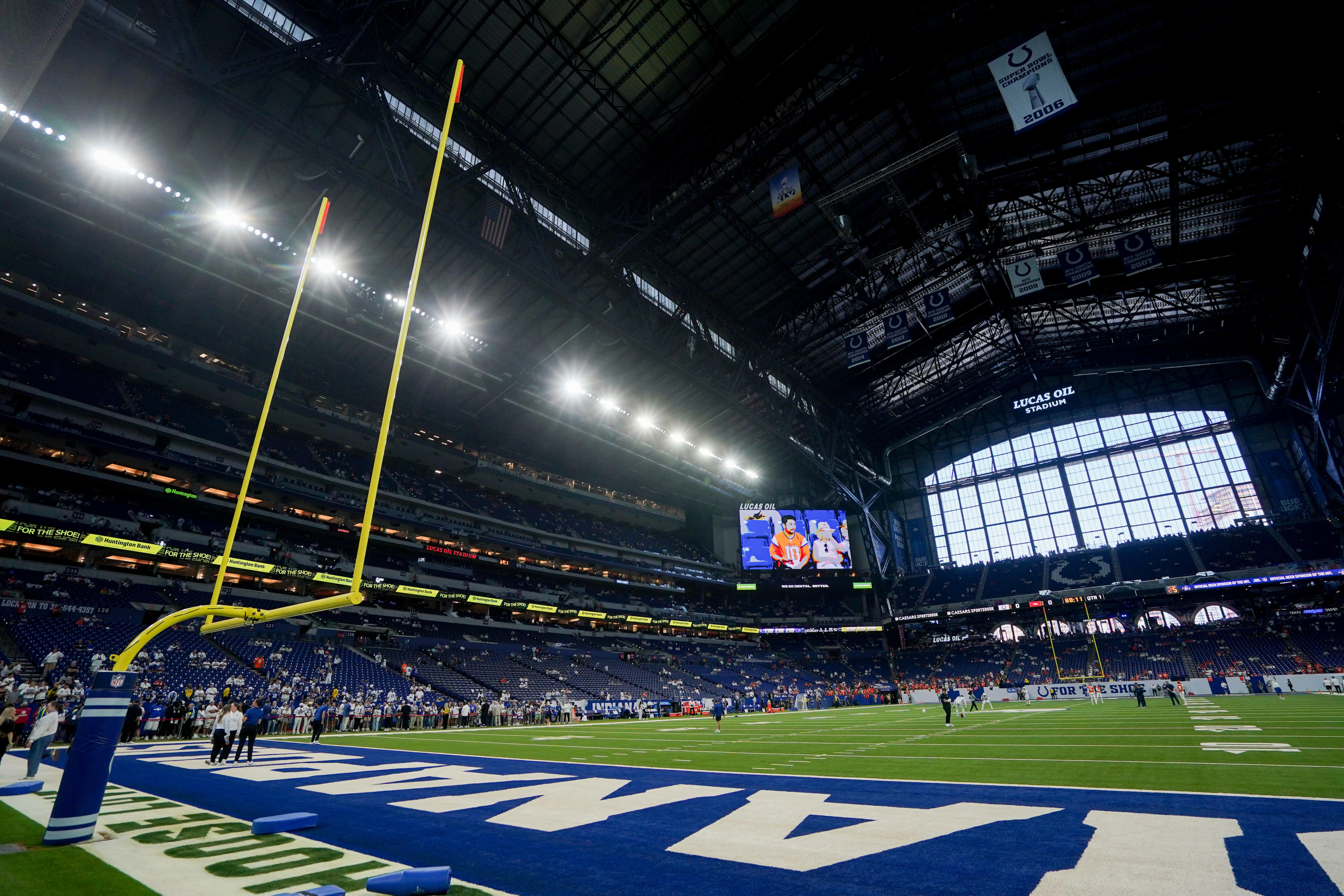 Is the roof open for the Colts game today? Is the Lucas Oil Stadium ...