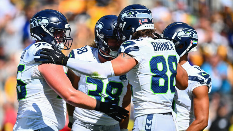 Seahawks recover kickoff in end zone, take 20-10 lead on Steelers