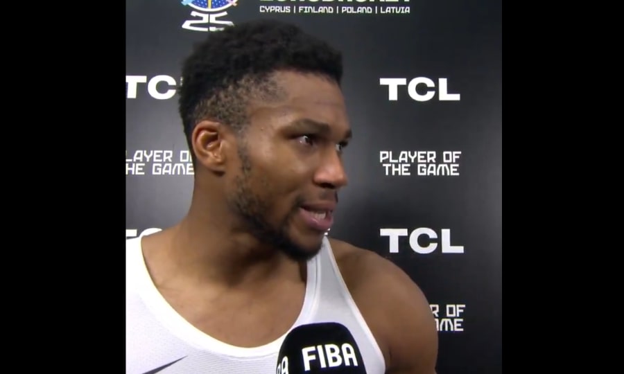 Λύγισε στην κάμερα της FIBA ο Γιάννης: «Το μεγαλύτερο επίτευγμα της ...