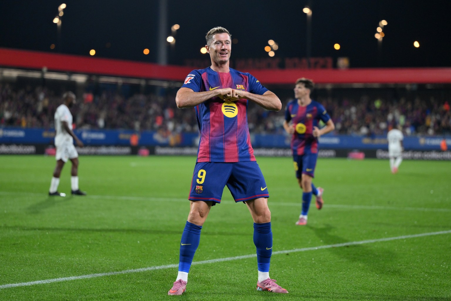 Dwa gole Lewandowskiego. A ten drugi wyjątkowy [WIDEO]