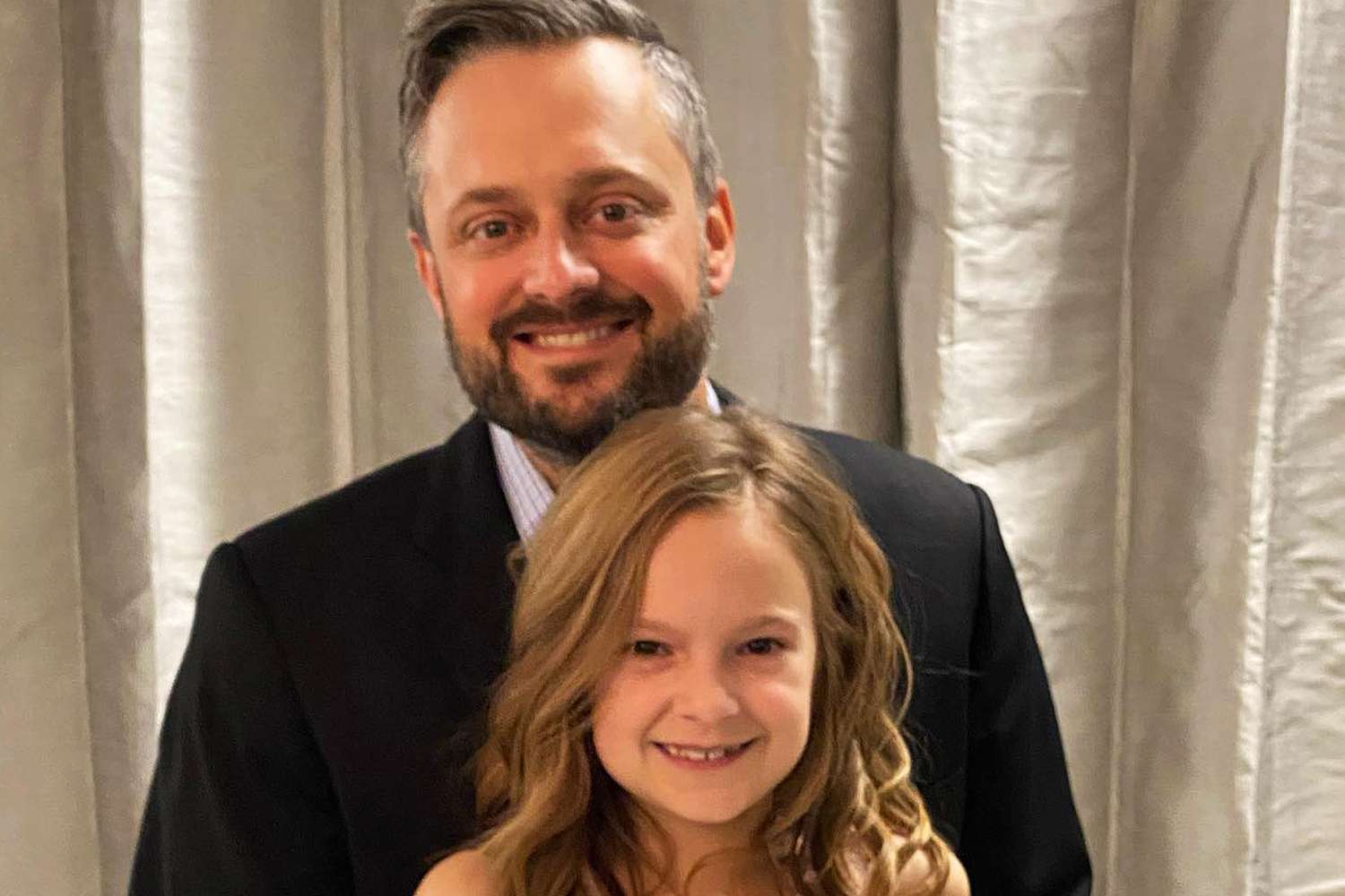 Nate Bargatze’s Daughter: Everything the Emmys Host Has Said About ...