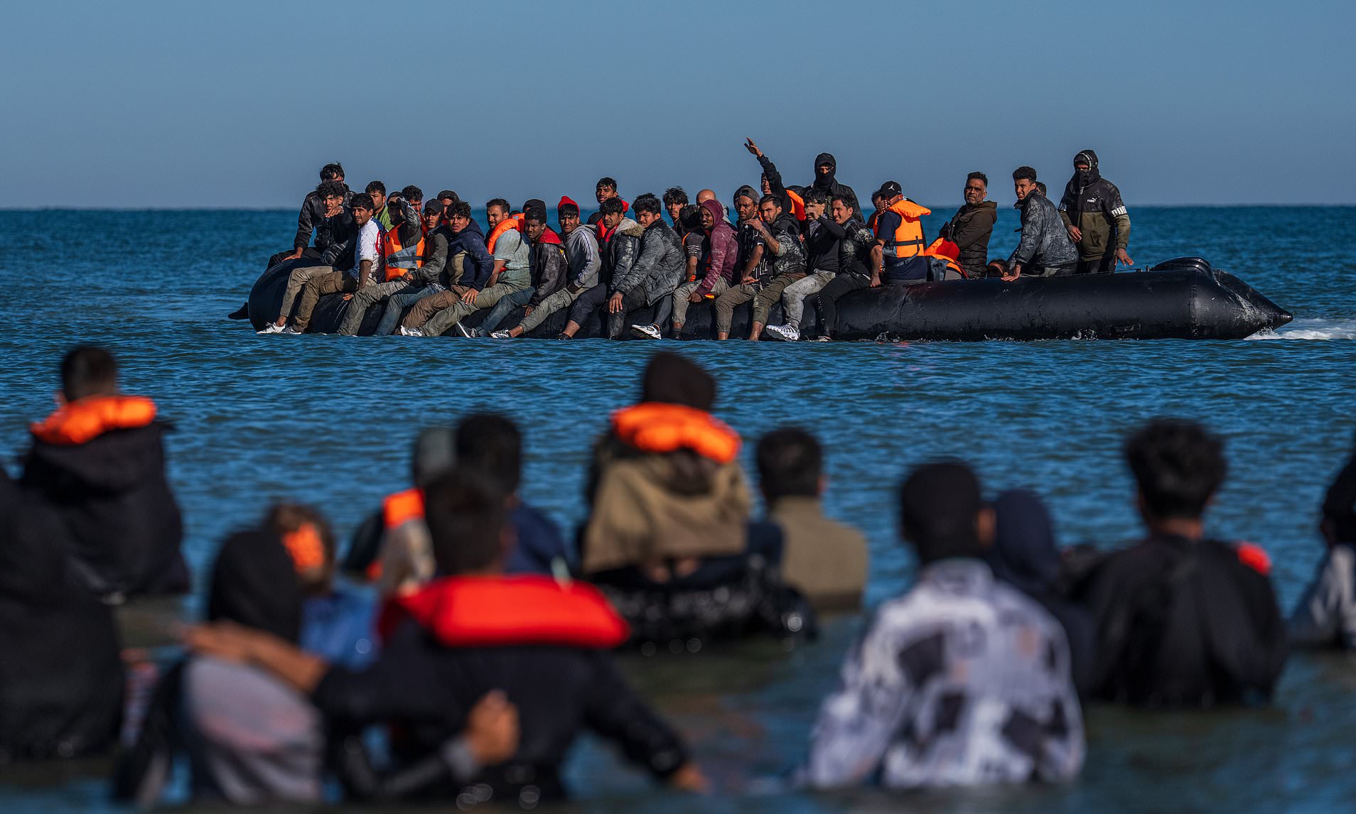 First Channel migrants will be deported TODAY as part of PM's 'one-in ...