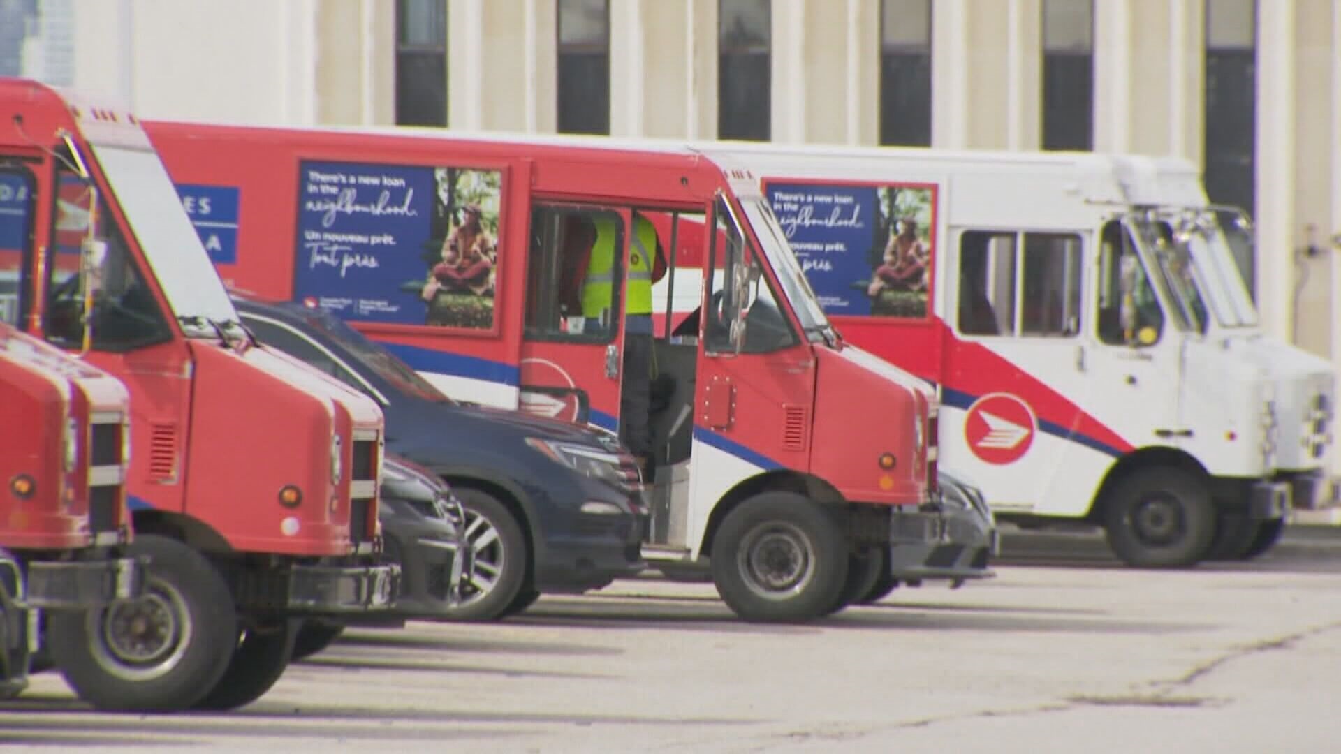Postal workers to stop flyer delivery