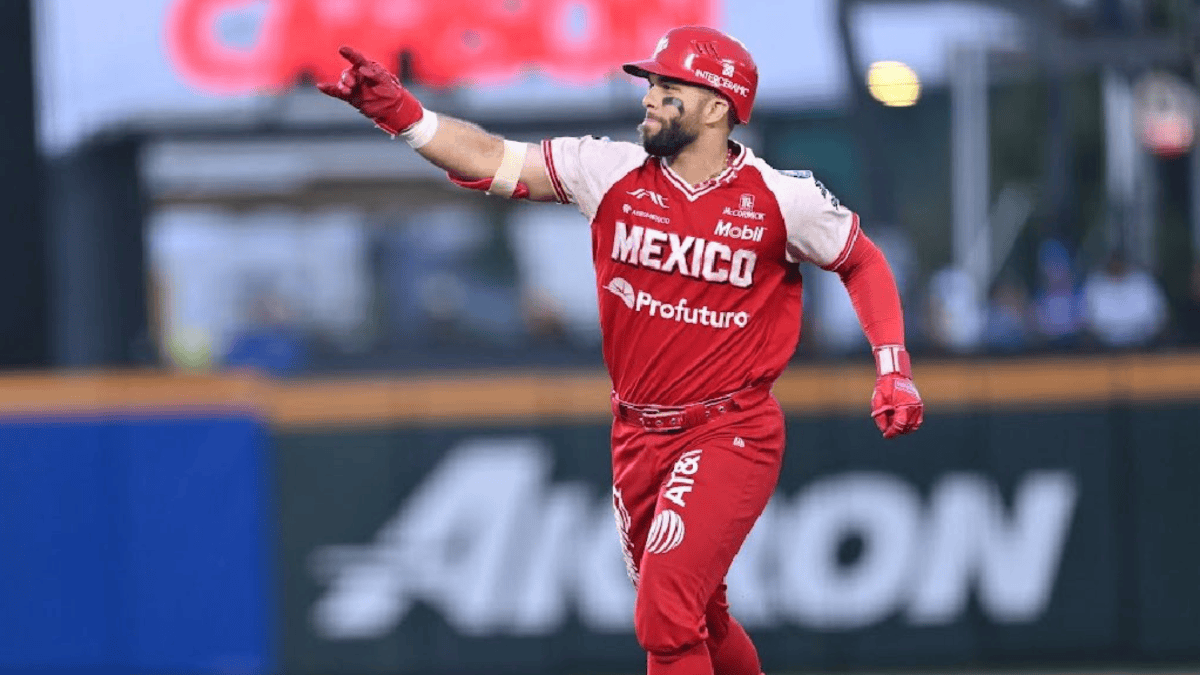 The wildest collision in the Mexican Baseball League: Diablos Rojos ...