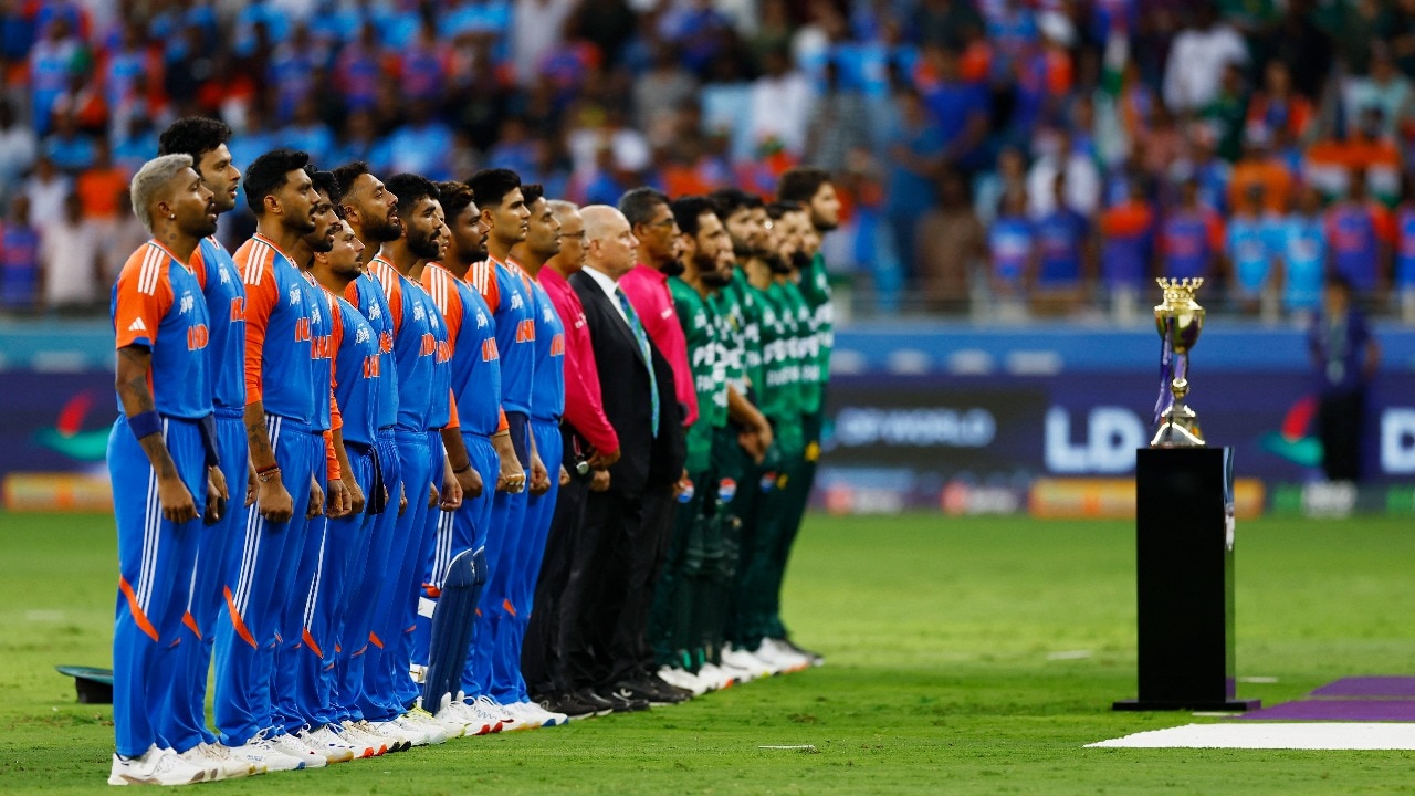 DJ plays jalebi baby instead of Pakistan national anthem, leaves players baffled (Watch)