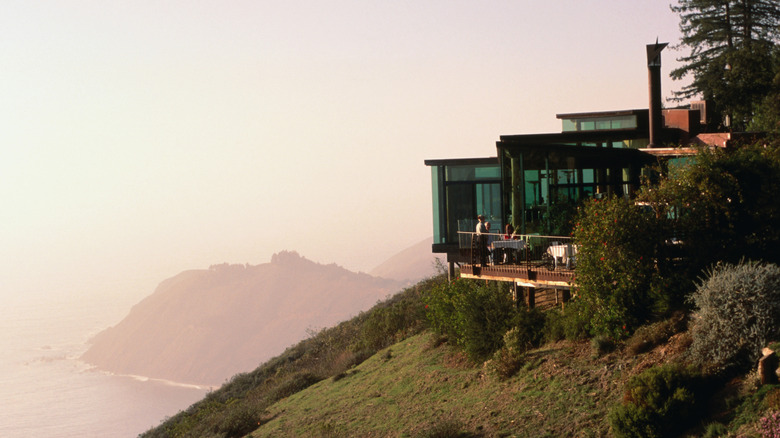 Samantha Brown Hails Big Sur Inn as Fall's Most Stunning Getaway - TRIP ...