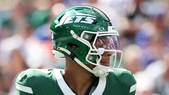 ‘Why was Tyrod Taylor…?’: Justin Field's injury has NY Jets fans fuming ...