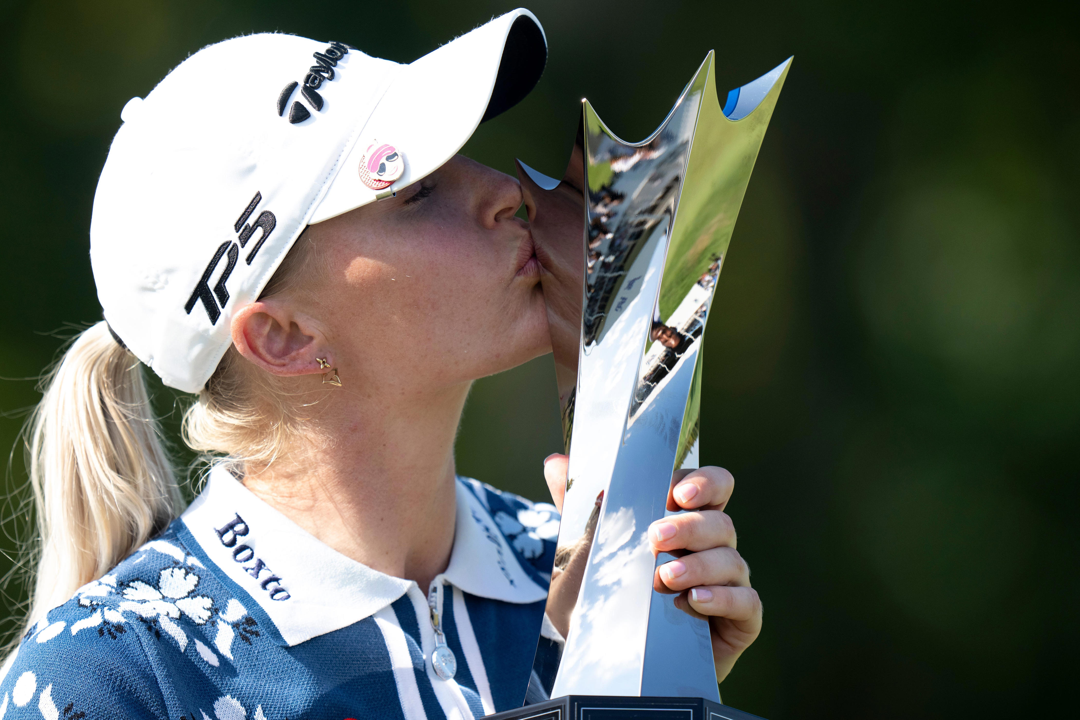 Charley Hull clinches LPGA title after No. 1 Jeeno Thitikul closes with ...