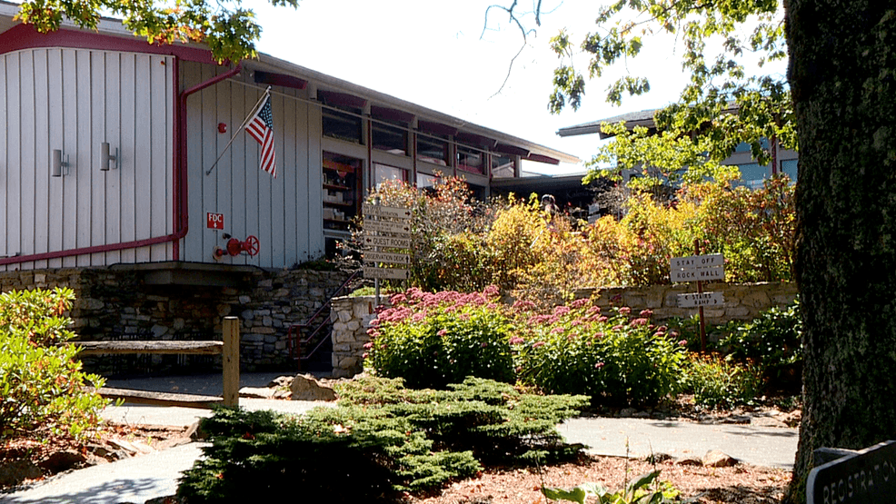 Pisgah Inn sees surge in visitors as Blue Ridge Parkway reopens after ...