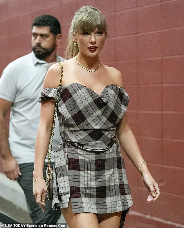Taylor Swift skips Travis Kelce's first Chiefs home game of the season ...