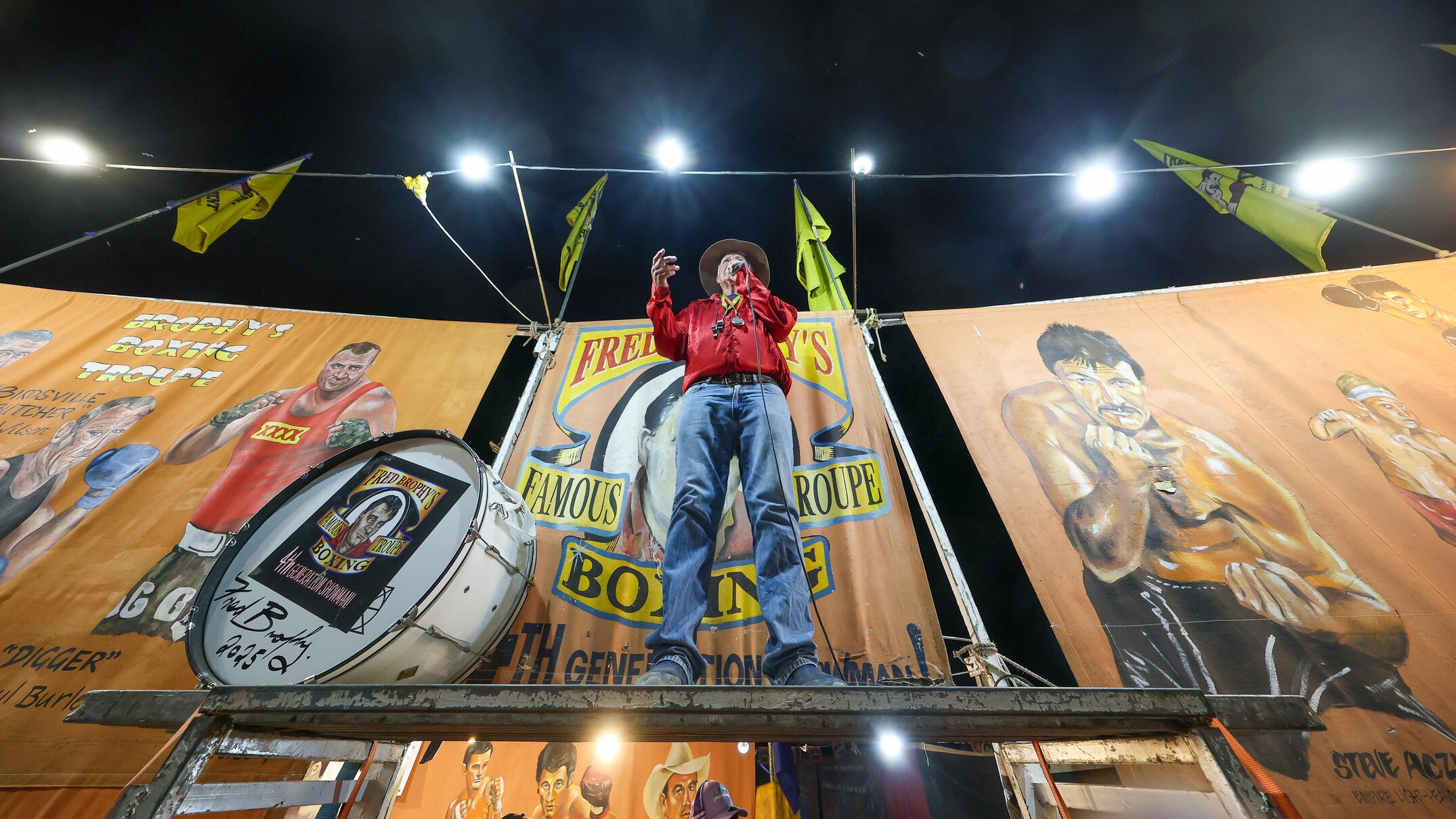 Outback ringmaster Fred Brophy takes his boxing tent to Birdsville for ...