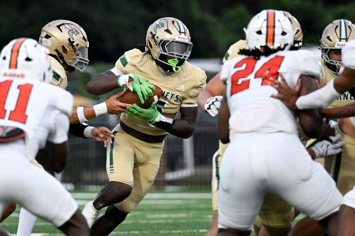 A 500-yard game, streak-buster and team on a roll highlight prep football's Week 3