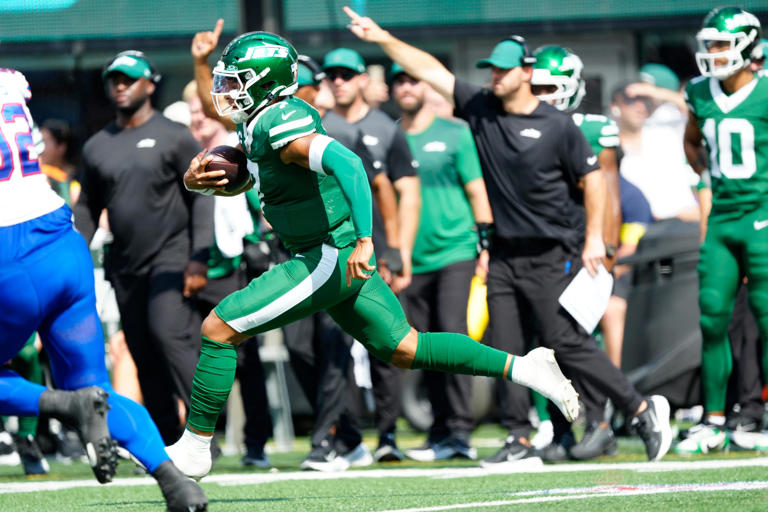 2025 NFL quarterback rankings, according to PFF (including the Jets)