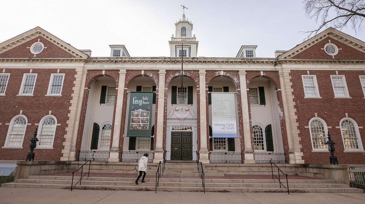 Pronounced 'Ah-Beetz:' New Haven Museum exhibit celebrates city's pizza ...