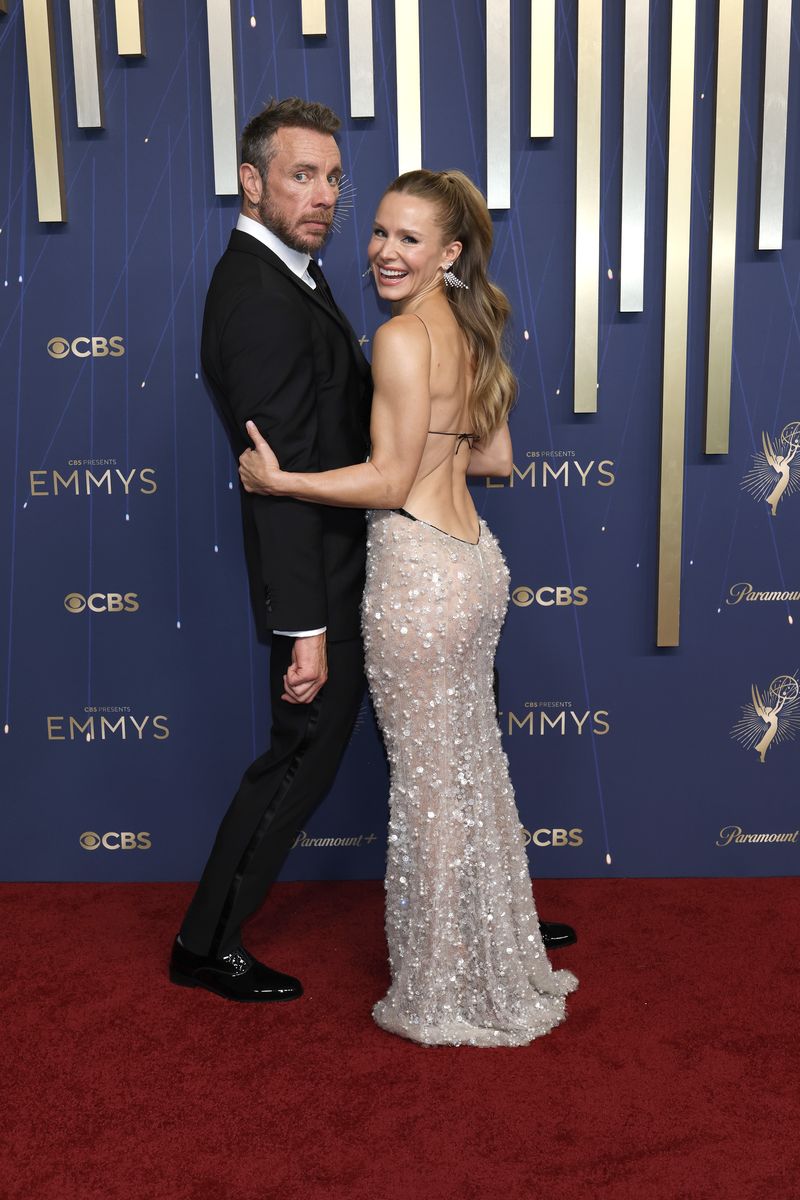 Kristen Bell’s Armani Emmys Dress Is a Party in the Back