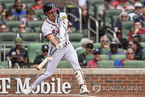 Braves' Kim Ha-seong enjoys 1st 3-hit game of season