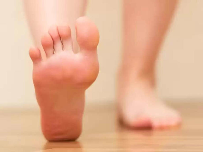 Discover Your Personality Through Foot Shape and Finger Length