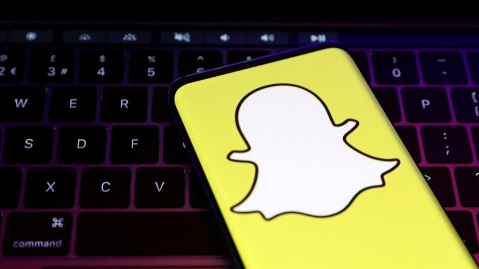 Snapchat now lets you save chats forever and keep streaks with your groups