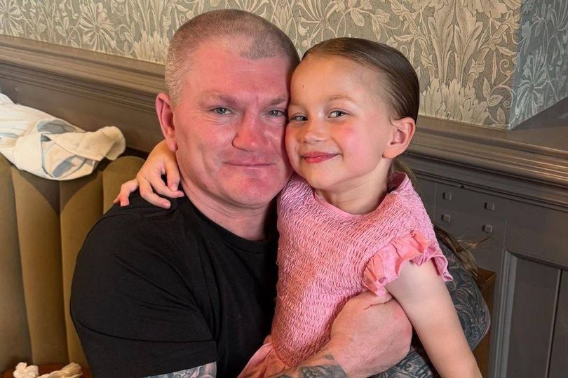Heartbreaking final pictures of Ricky Hatton with daughters and ...