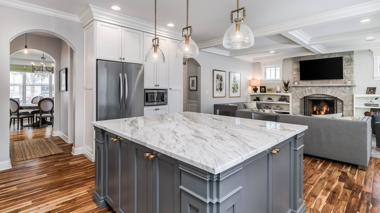 The Old School Kitchen TV Trend Is Back, But How Will It Fit Into Your ...