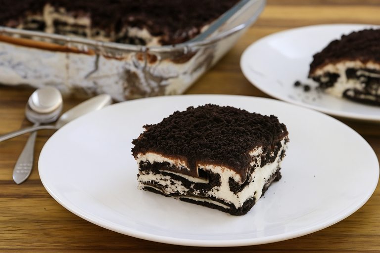 Oreo Cream Pudding Cake