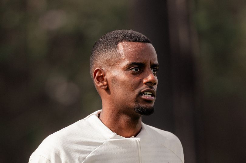 Liverpool injuries and possible return dates including Alexander Isak ...