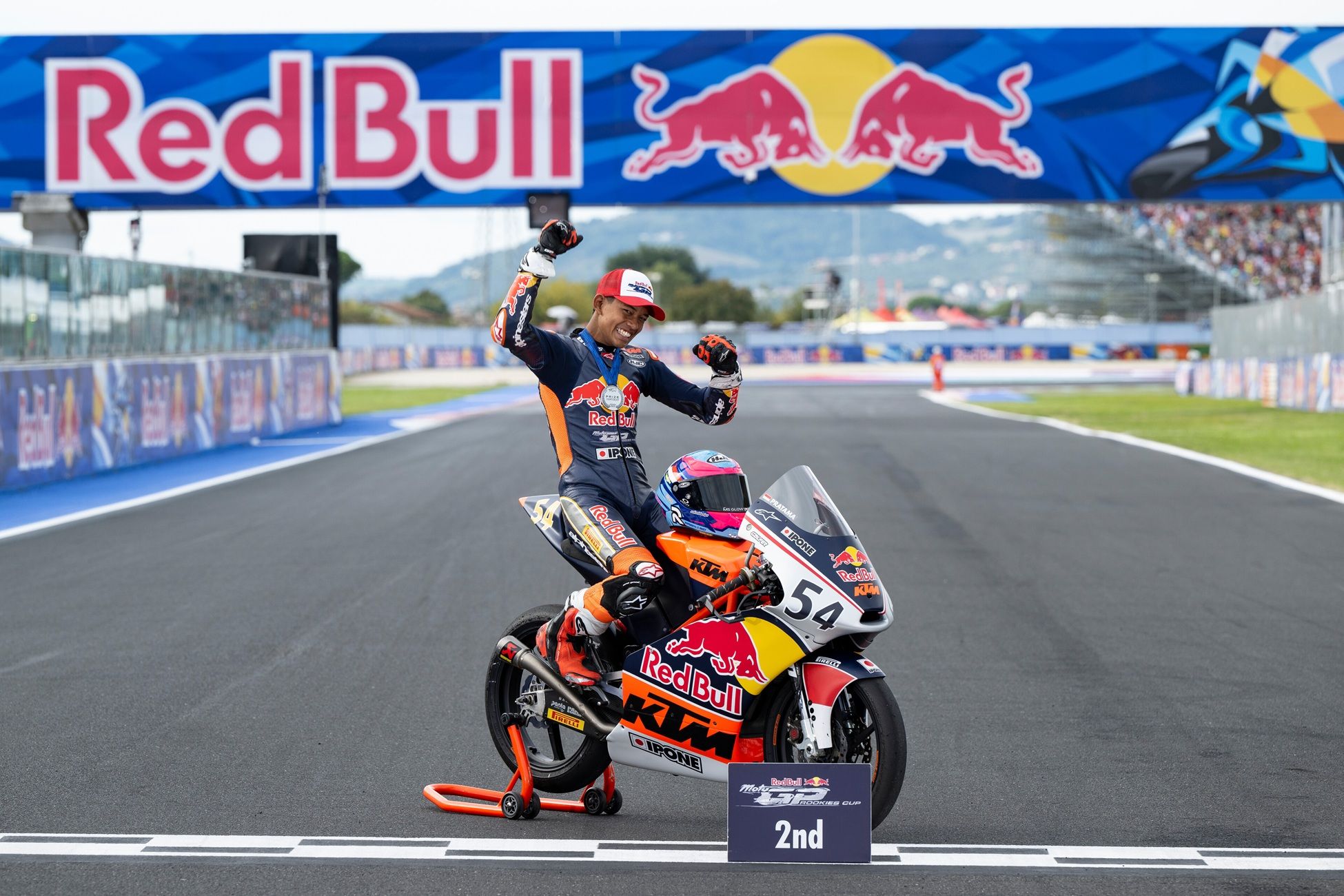 Ucapan Veda di Akhir Red Bull Rookies Cup 2025 Bikin Hukuman 3 Detik ...