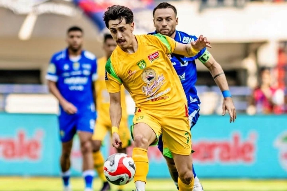 Kartu Merah saat Menghadapi Persib Mencoreng Performa Apik Gelandang ...