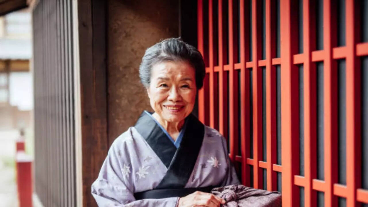 Japan sets new record with 100,000 people over 100 years of age; 7 ...