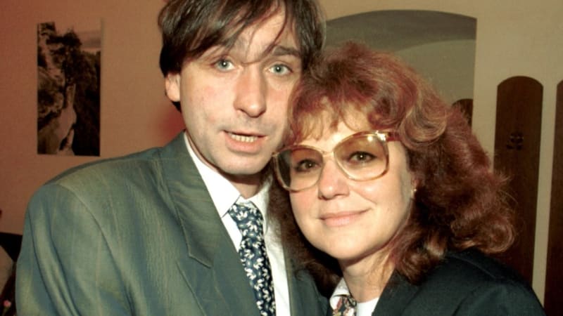 Herec Ondřej Pavelka oslavil 70. narozeniny. Žije s „andělskou ženou ...