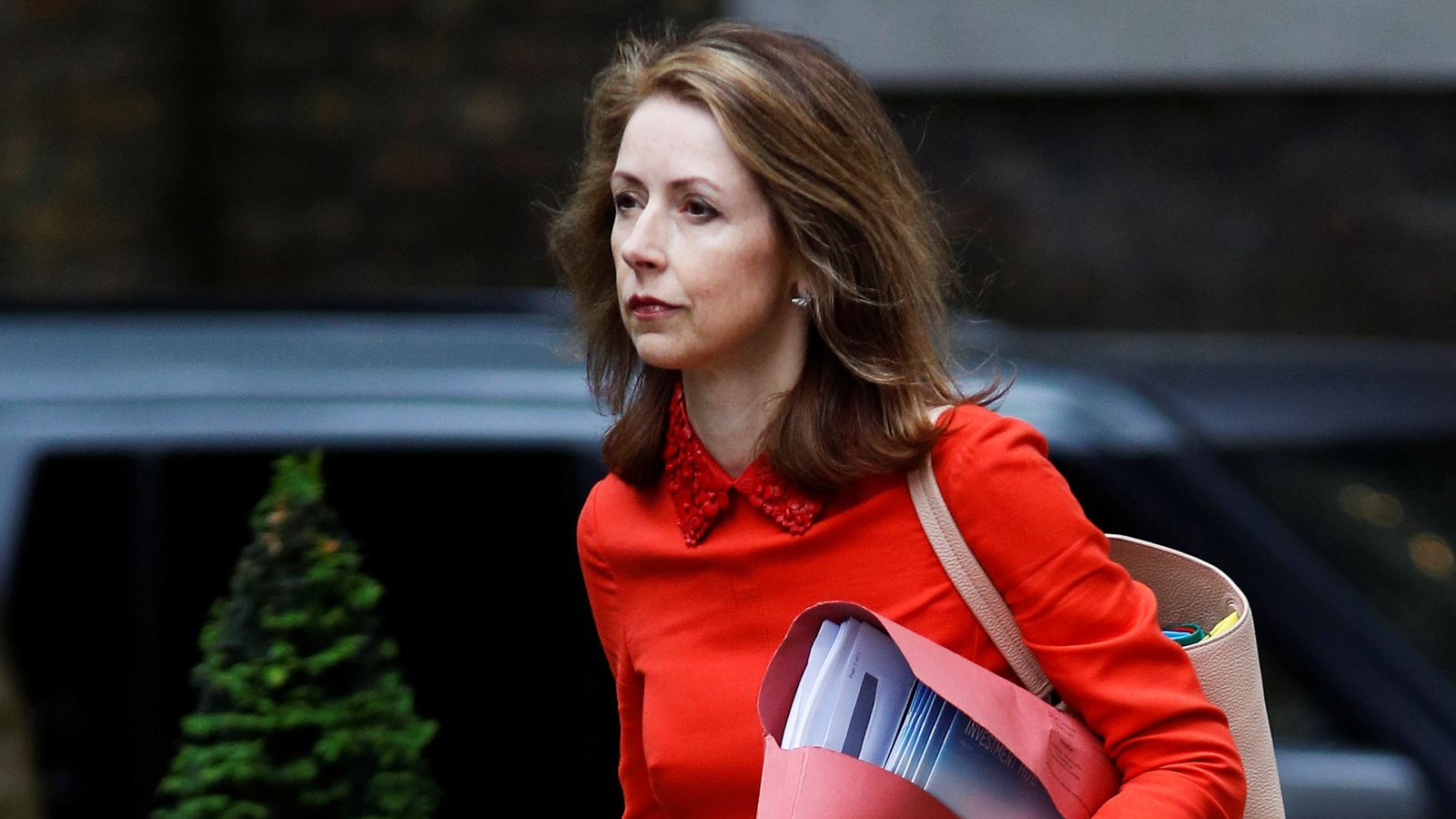 'Don't drive great people away': Tory peer urges Rachel Reeves to ...