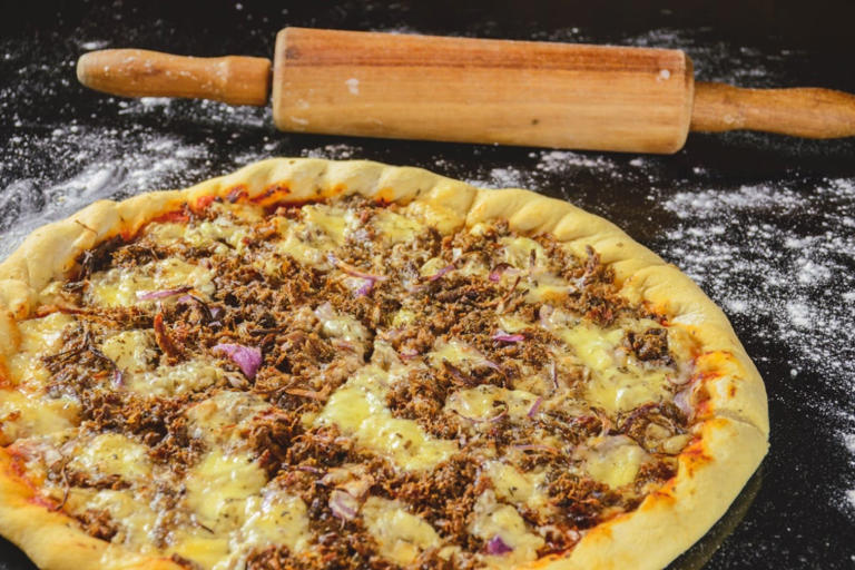 Pizza di manzo alla napoletana