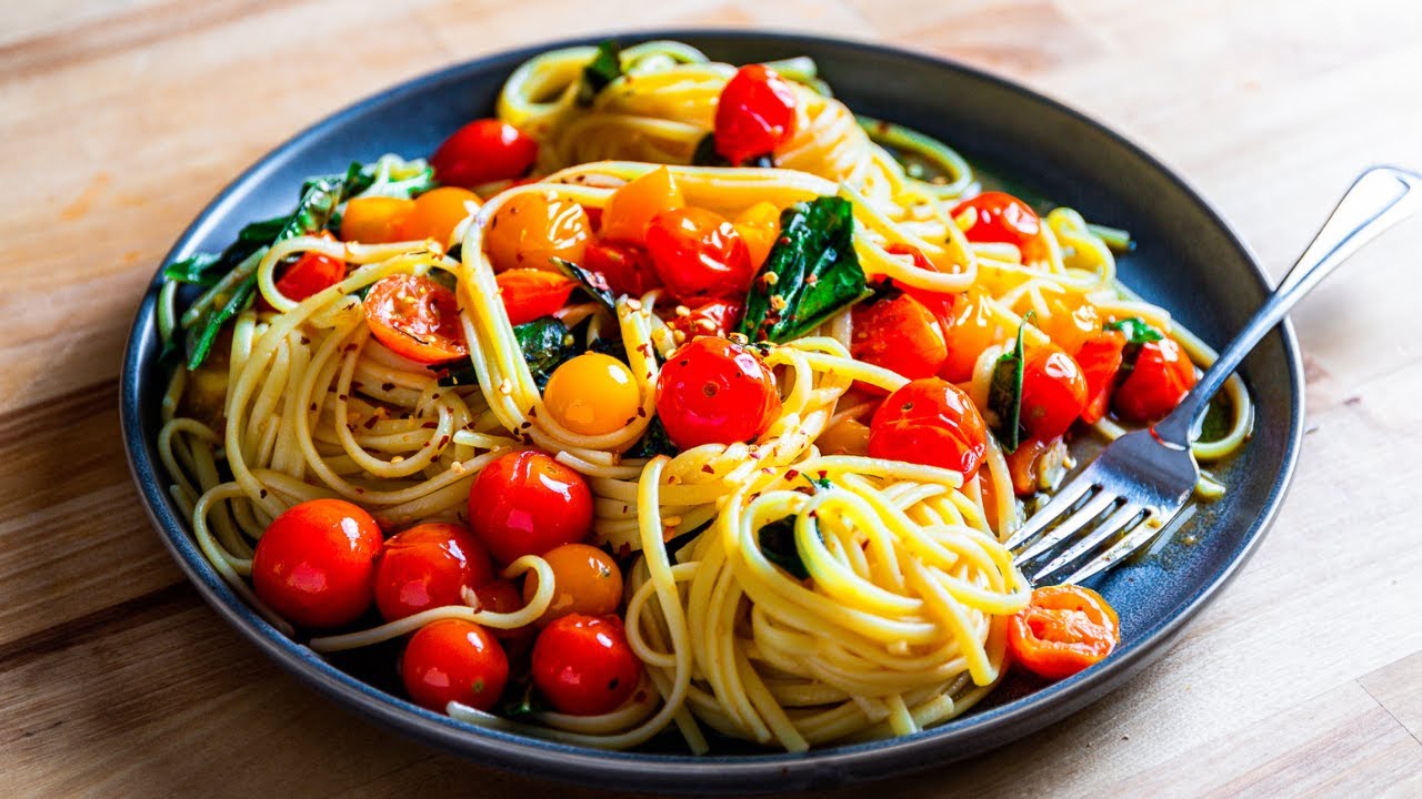 15-Minute Pasta with Cherry Tomatoes and Garlic – No Cream, All Flavor