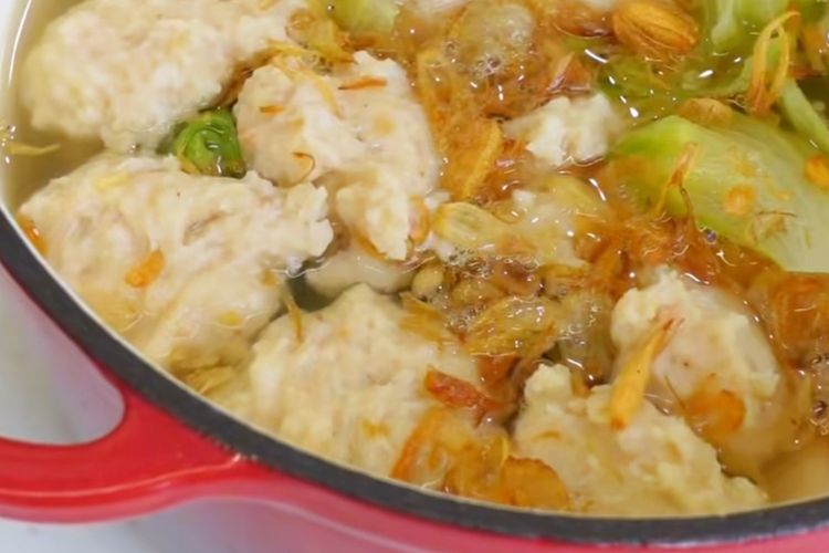 Sup Selada Bola Ayam Udang ala Gio ex MasterChef Indonesia, Hangat ...