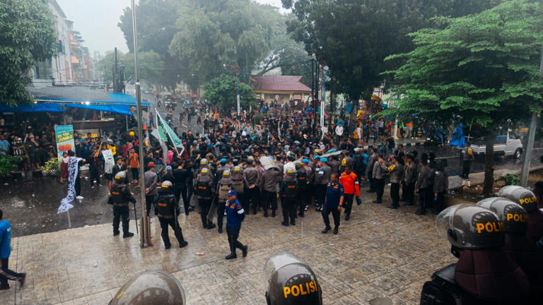 Gelombang Aksi di Sumut Berujung Ricuh, Masyarakat Sipil Bongkar Dugaan Represi Aparat