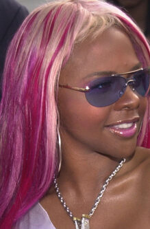 16 Memorable Outfits From Past MTV Awards