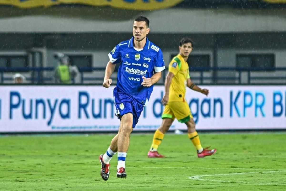 Debut Gila Thom Haye Bersama Persib Bandung, Langsung Lawan Persebaya ...