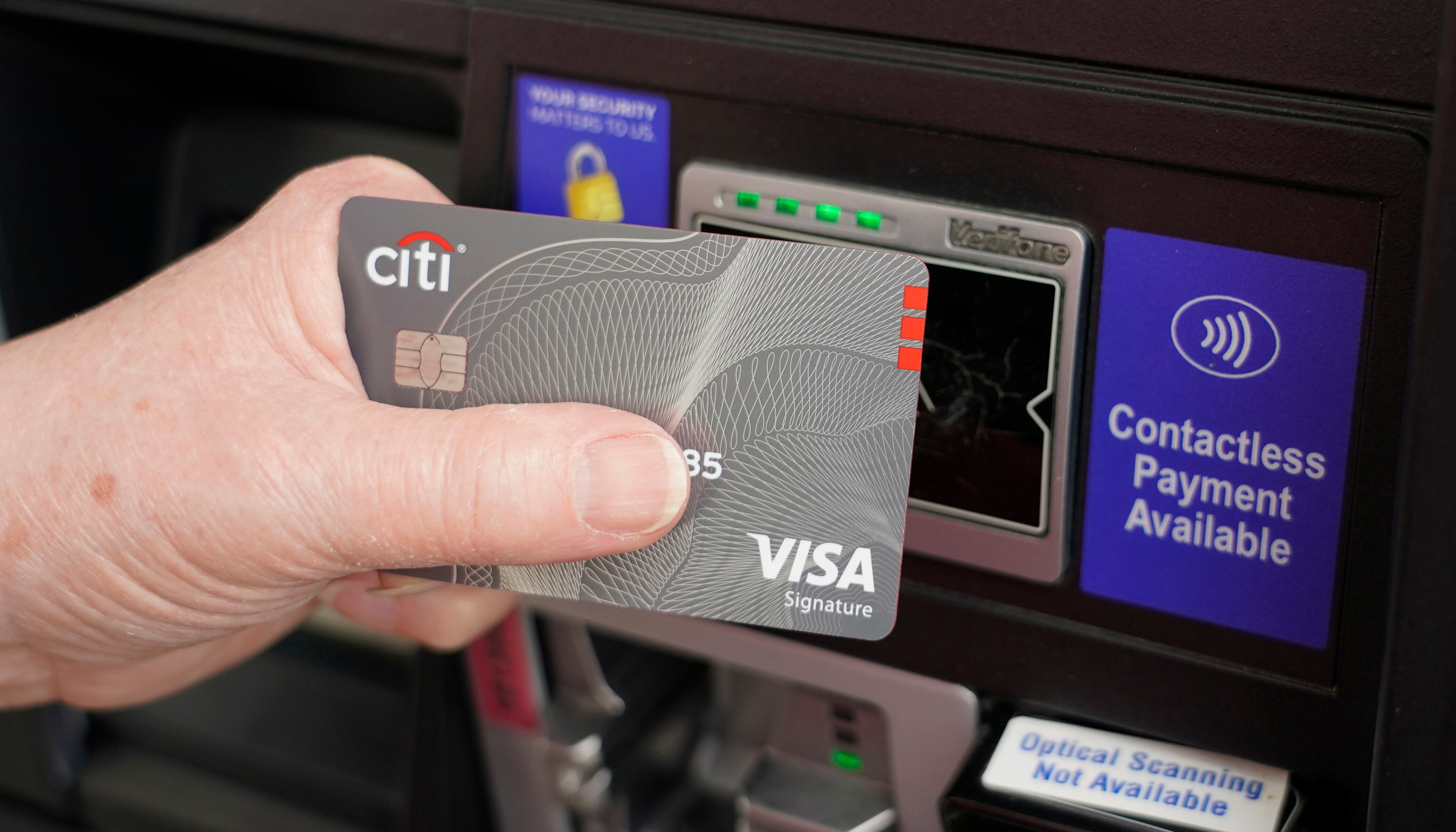 Scammers use tap-to-pay fraud schemes to steal money, BBB says