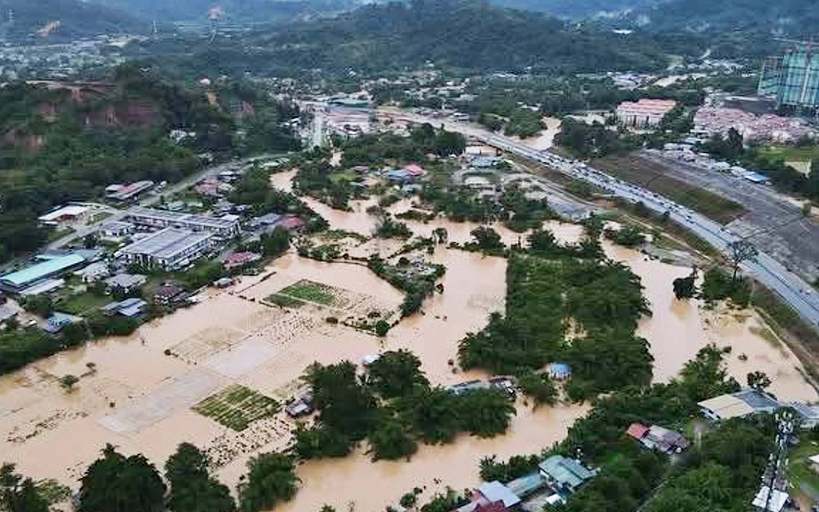 Sabah floods worsen, over 3,100 evacuees in 6 districts