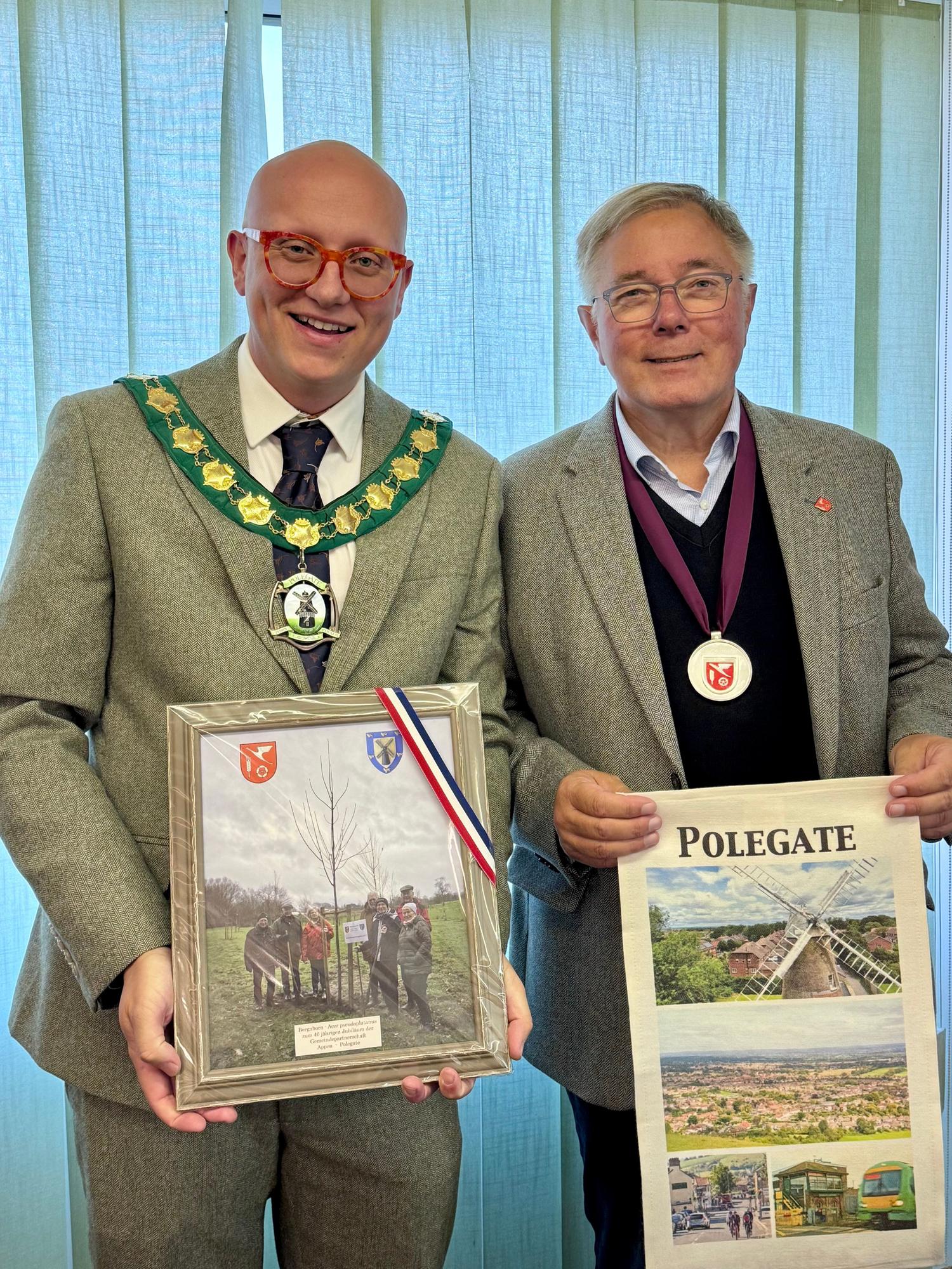 Polegate Twinning Association welcomes visitors from Appen, including ...