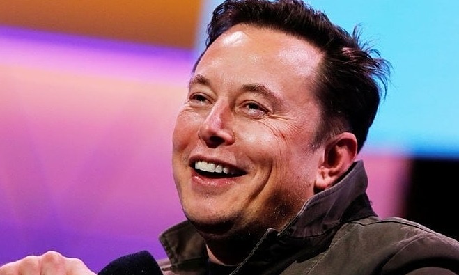 Who are 5 richest immigrant billionaires in US?