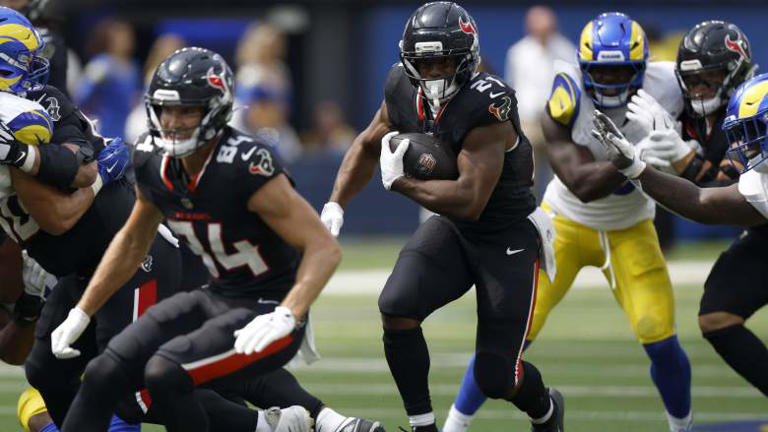Texans RB Nick Chubb Sets Tone Before ‘Monday Night Football’ vs Buccaneers