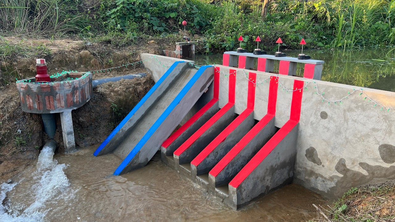 I built a mini hydroelectric dam! 💧