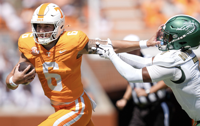 National media outlet makes AP Top 25 poll prediction for Tennessee ...