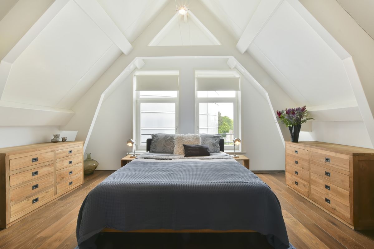 Experts Say These 10 Common Decorating Mistakes Are Ruining Your Bedroom